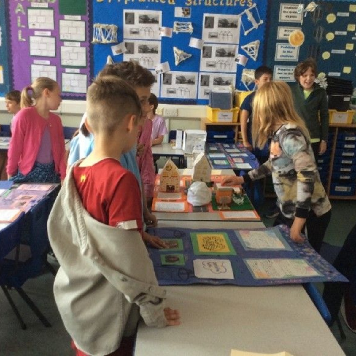 Tetherdown School - Year 5 Wonder Exhibition, Assembly & More!